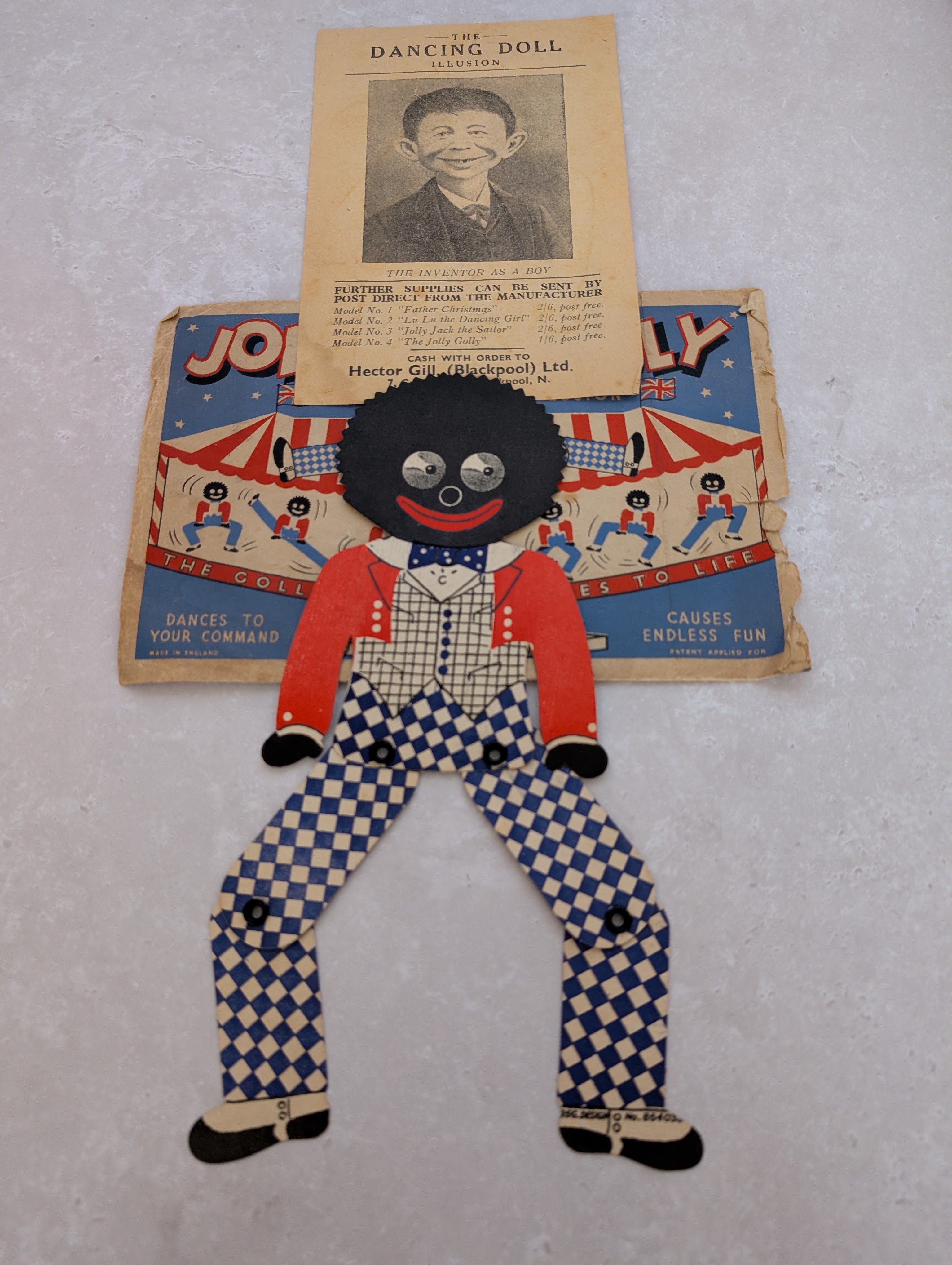 1940s Jolly Golly Dancing Illusion – GollyBadges.com