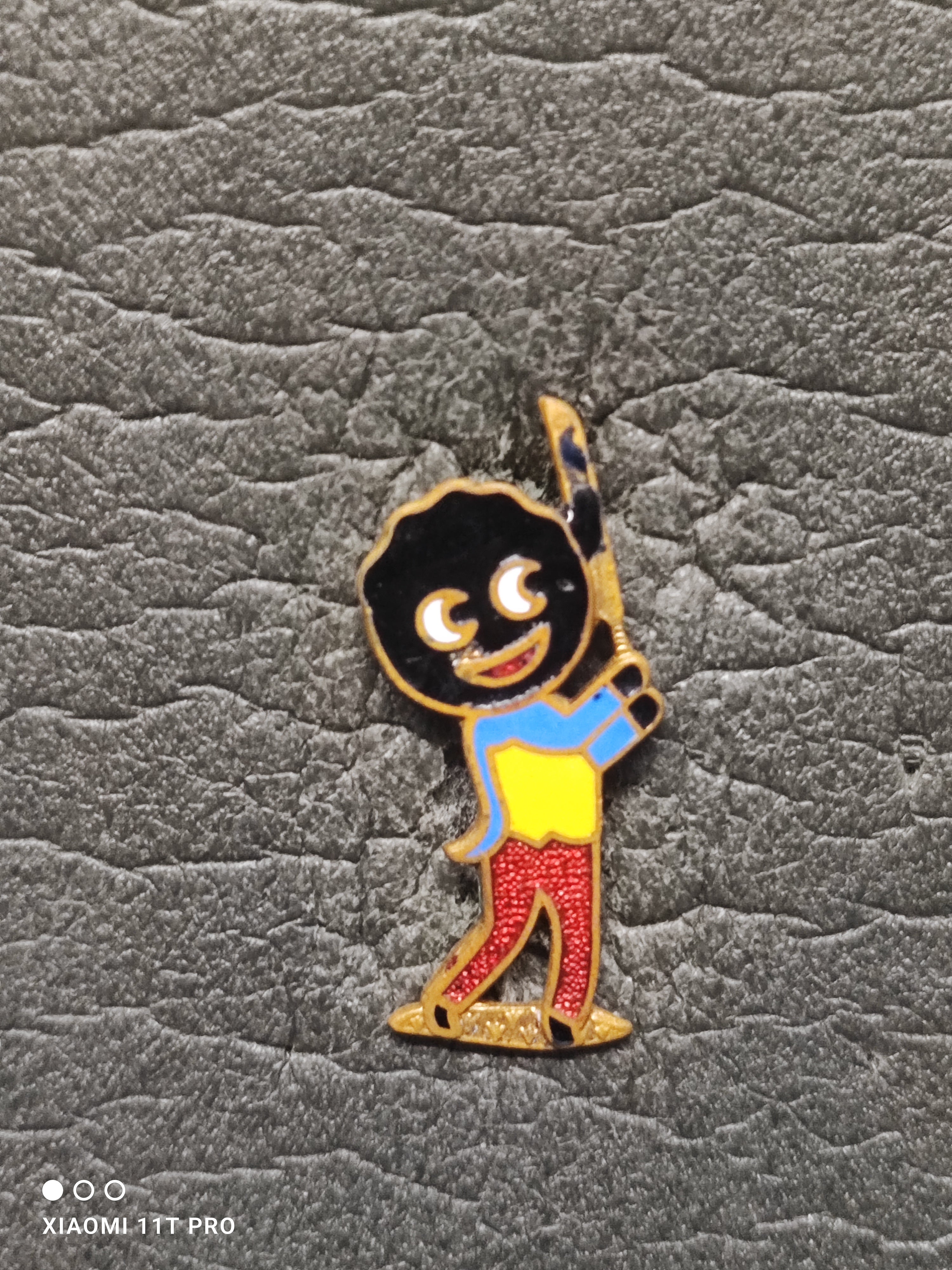 Cricketer - Gomm Bham1 HEAD STAMP – GollyBadges.com