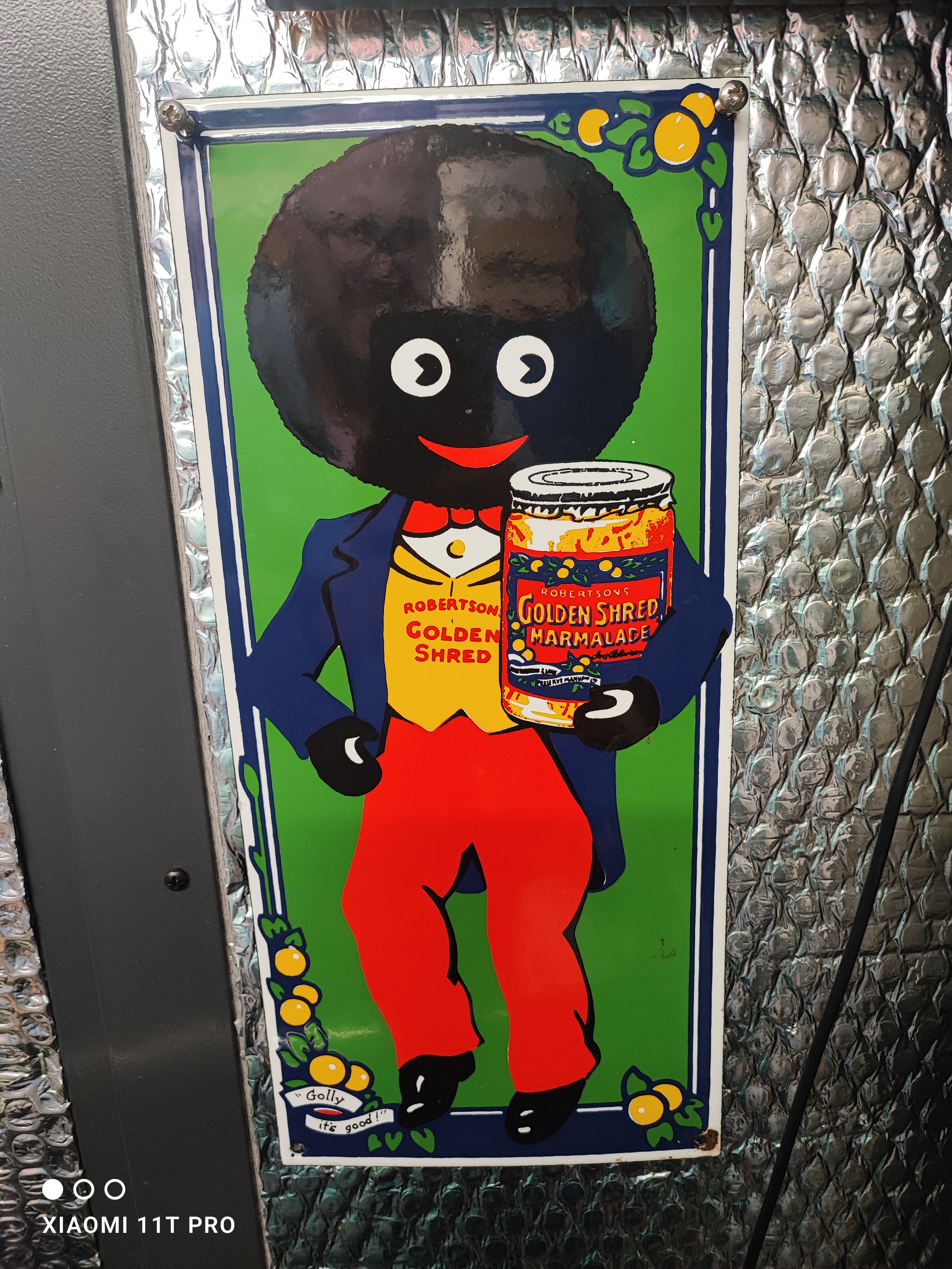 Enamel Sign by Dodo – GollyBadges.com