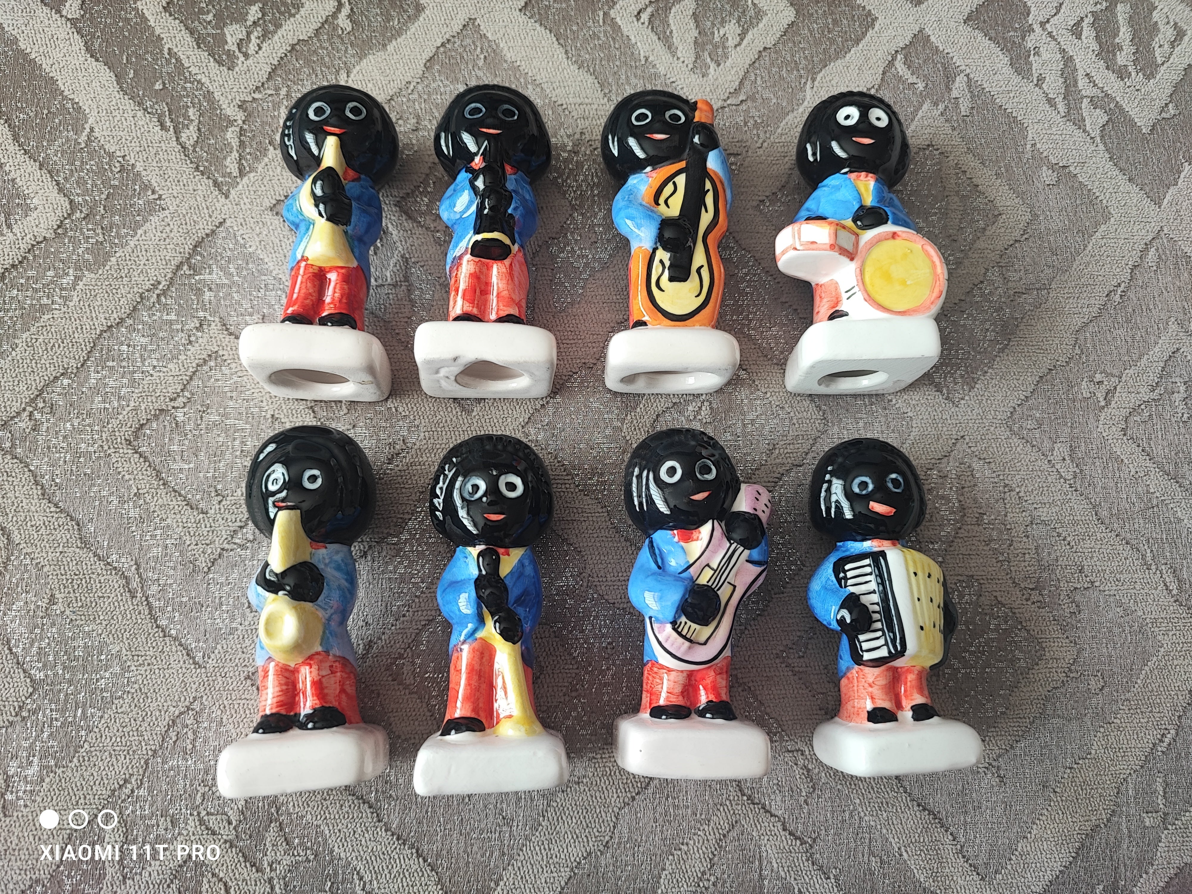 Fake Carltonware Band – GollyBadges.com