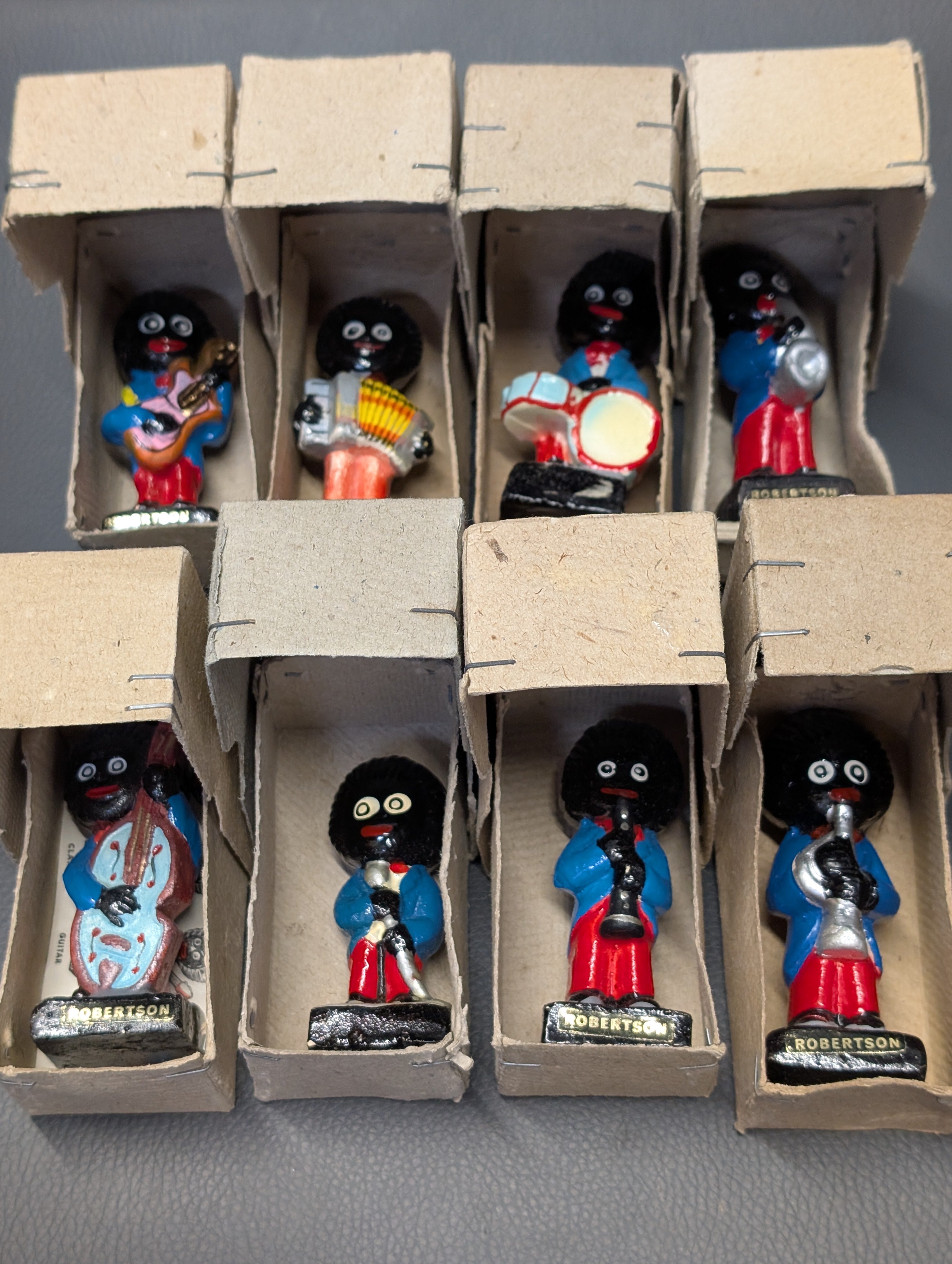 Full Band Set of 8 Boxed. – GollyBadges.com