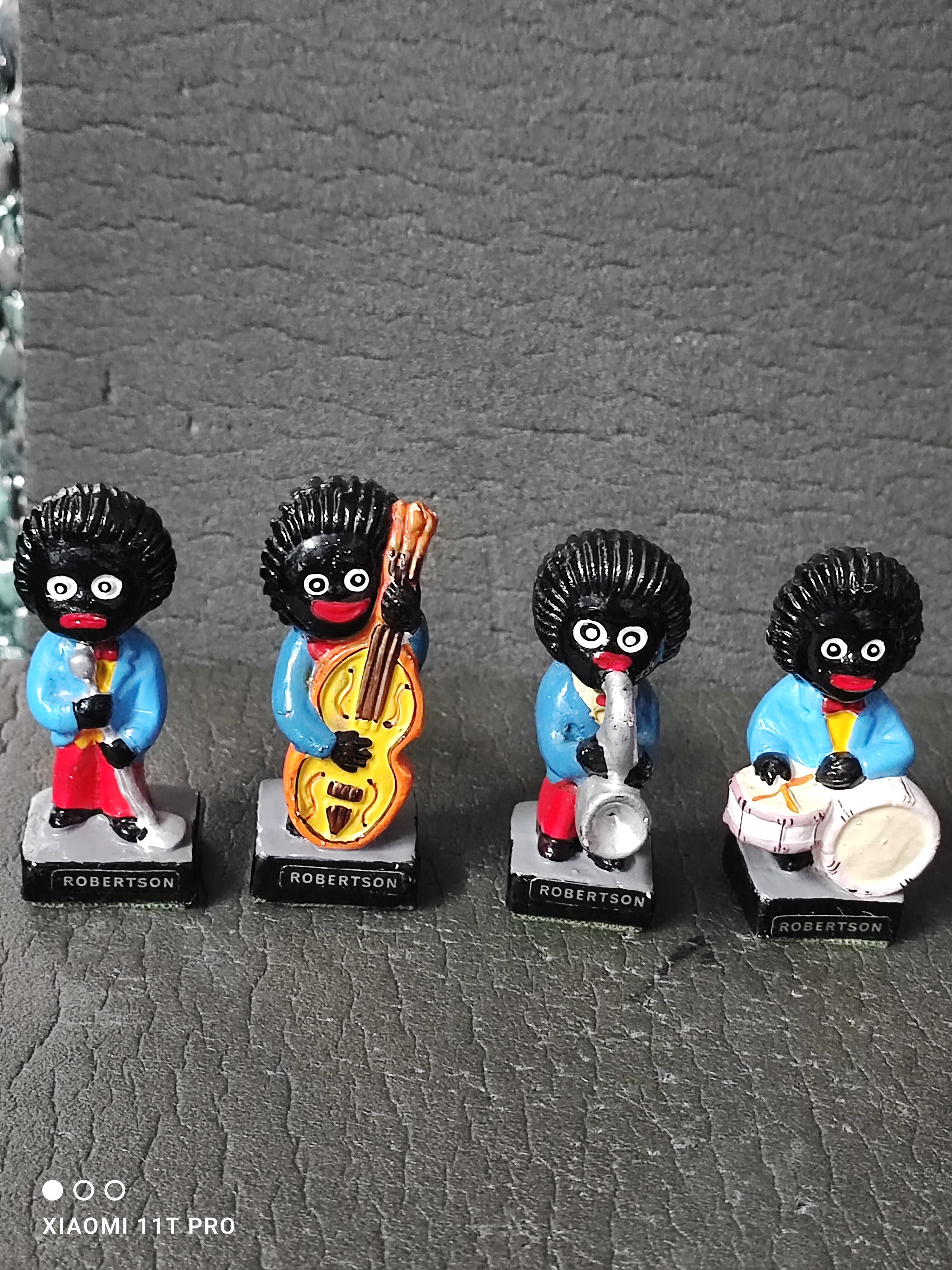 Golly Pottery Items – GollyBadges.com