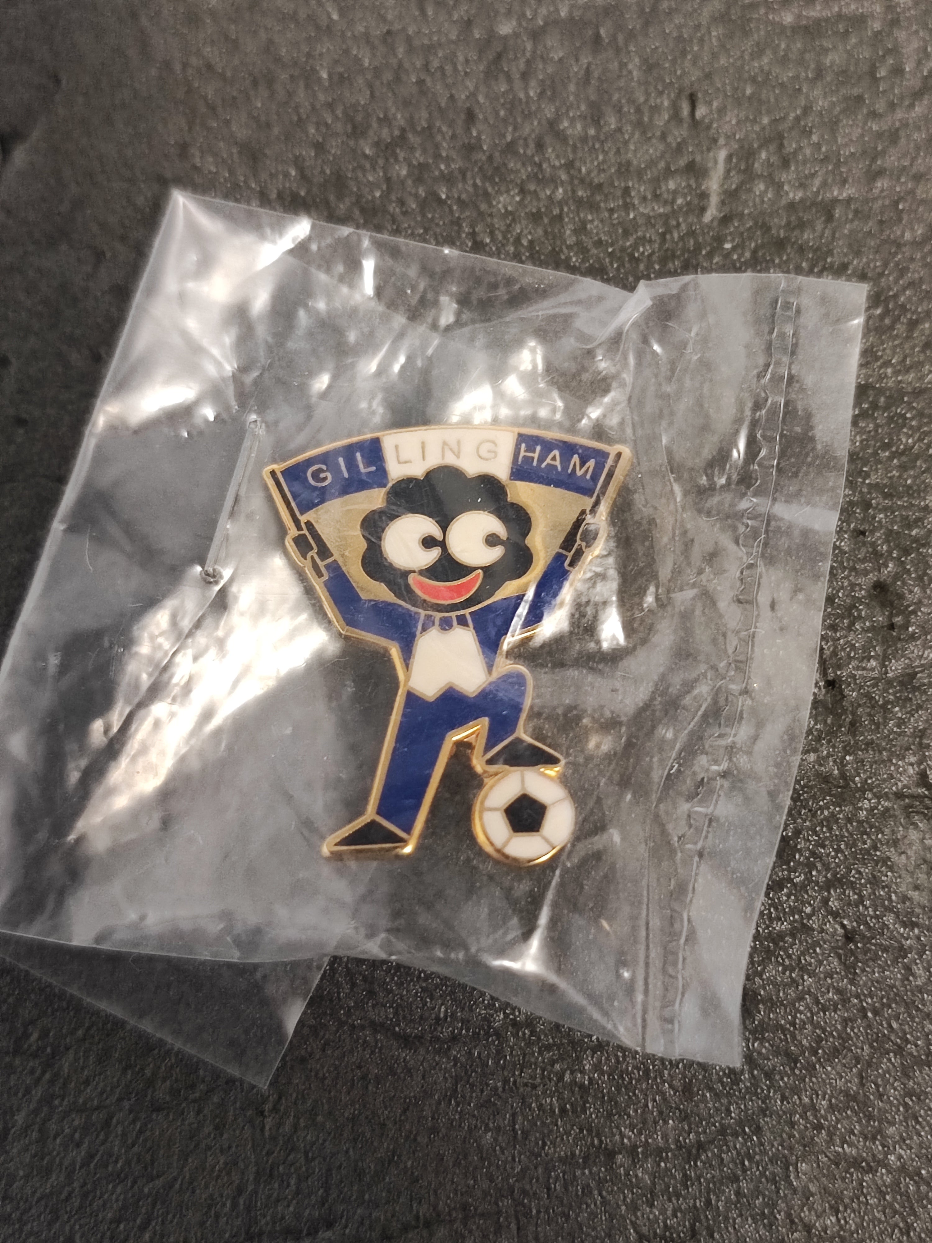 Gillingham – GollyBadges.com