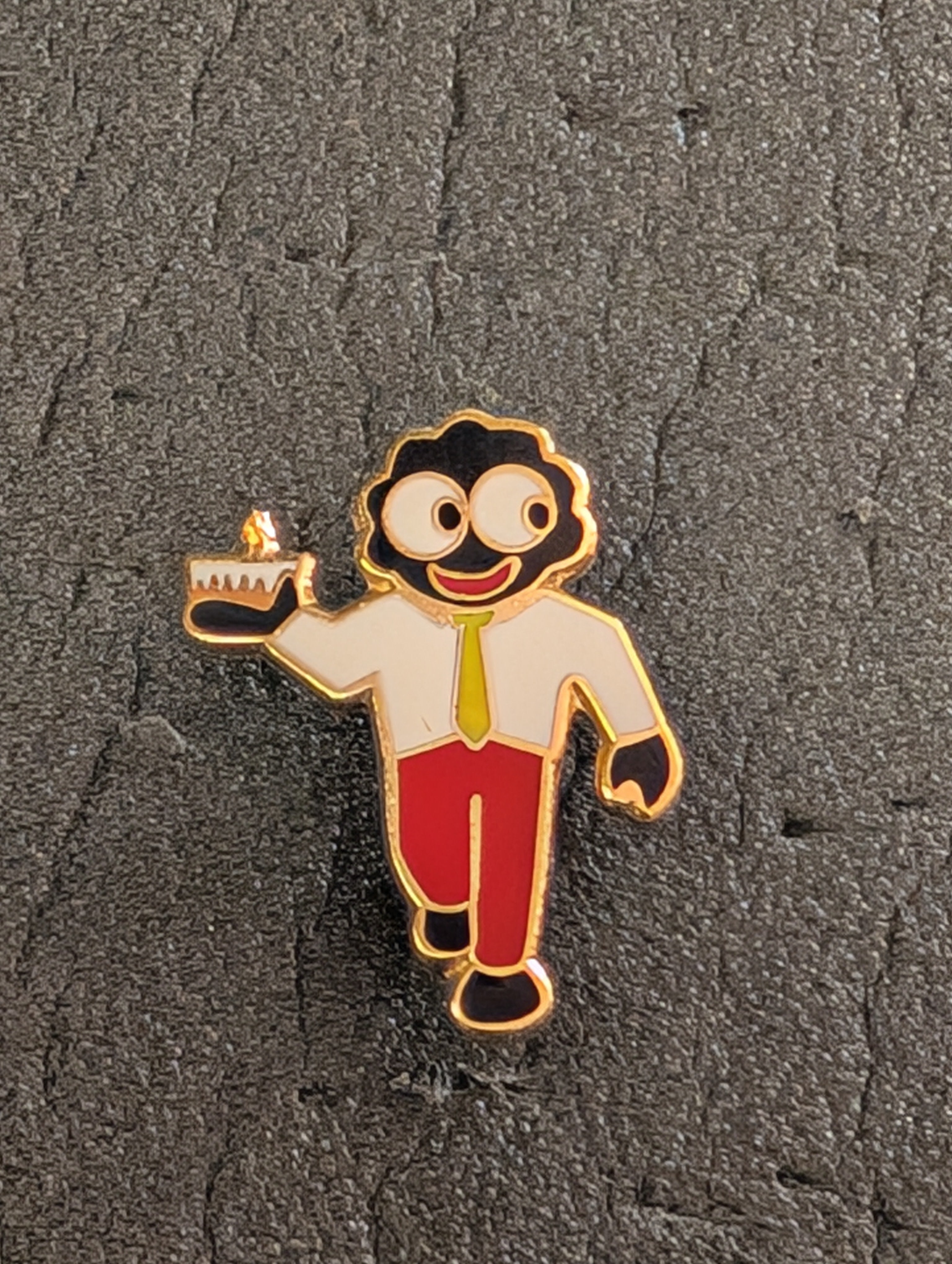 Golly with Cake – GollyBadges.com
