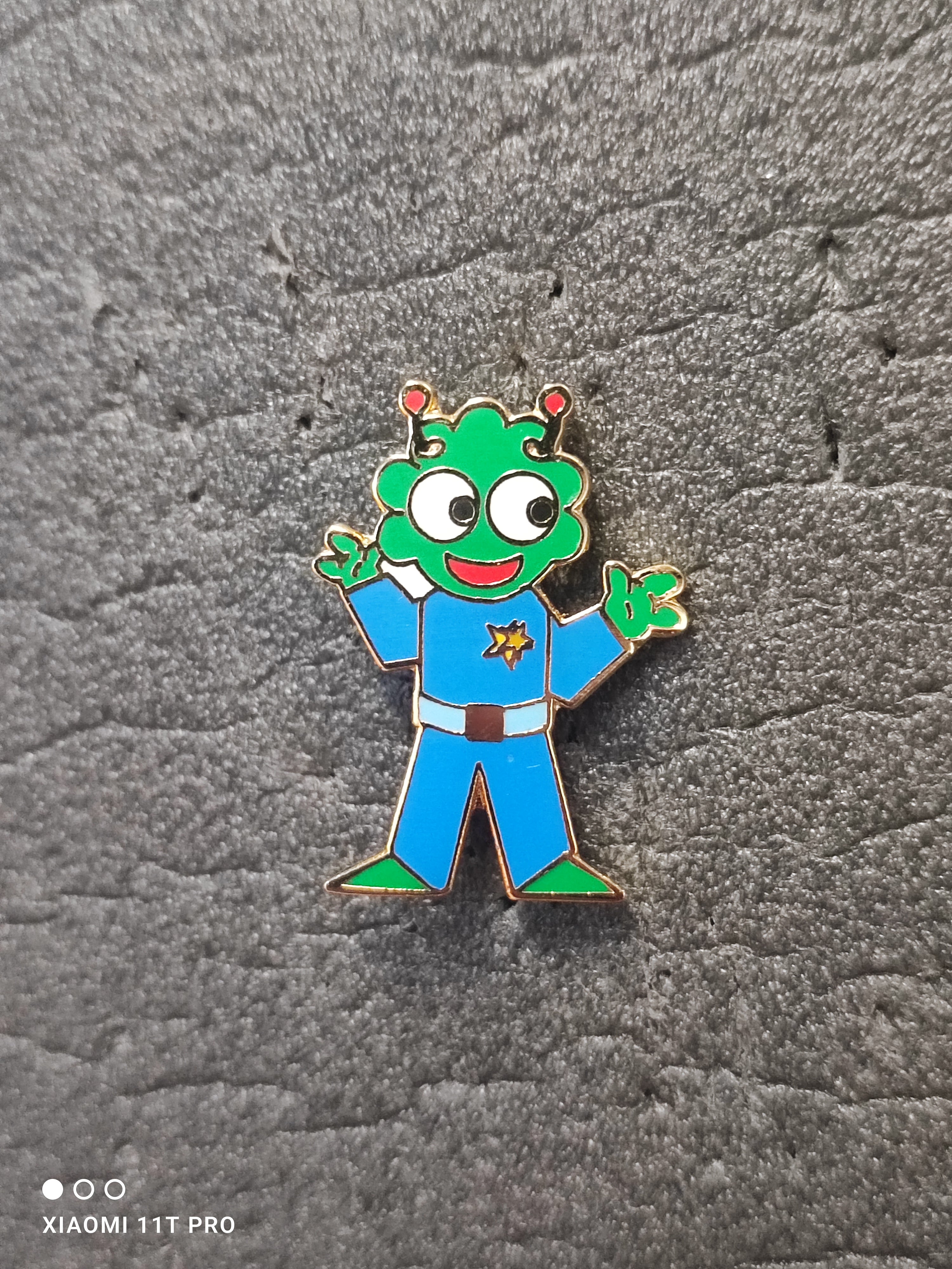 Green Golly Alien Blue Suit – GollyBadges.com