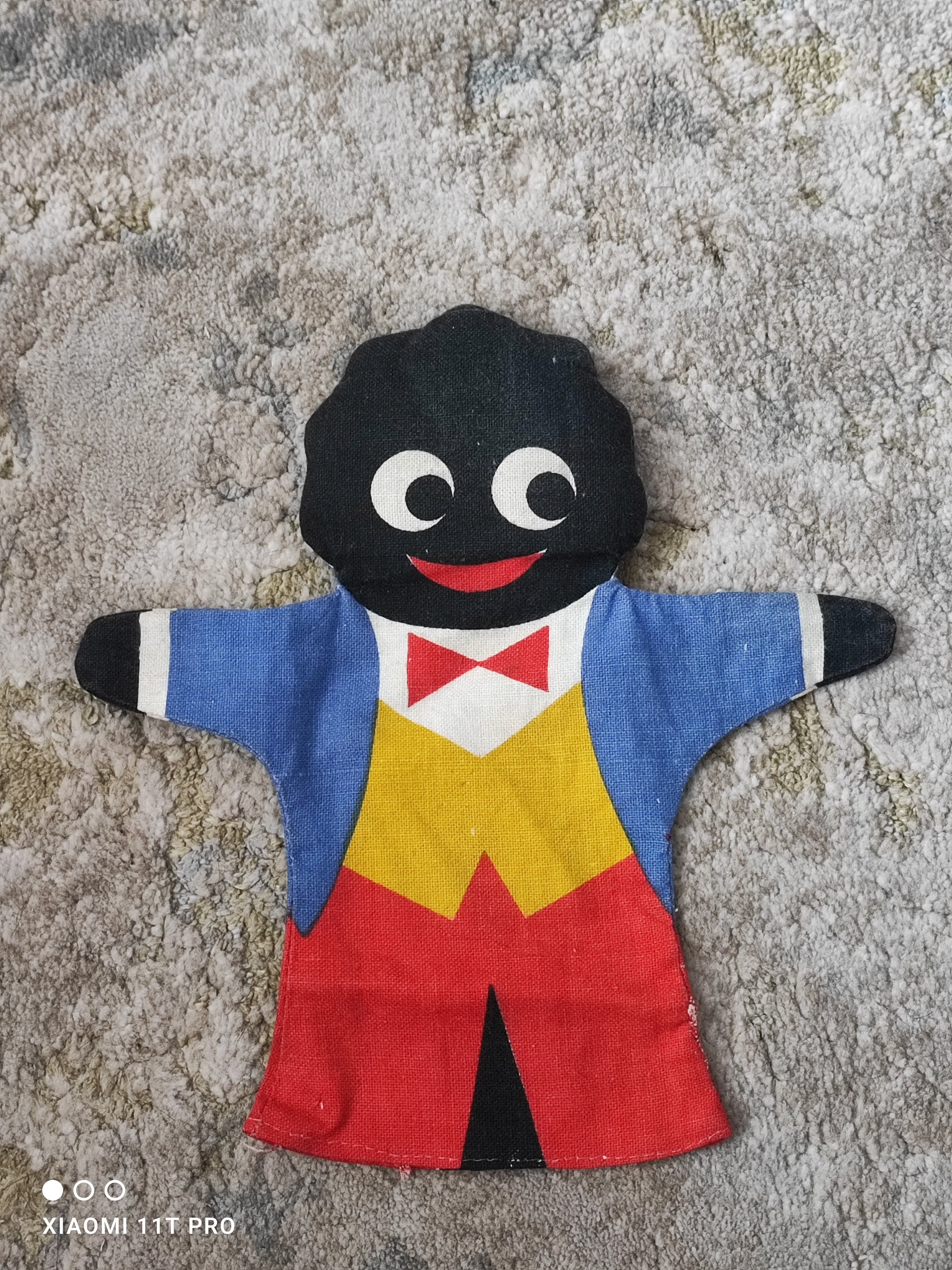 Robertsons Hand Puppet – GollyBadges.com