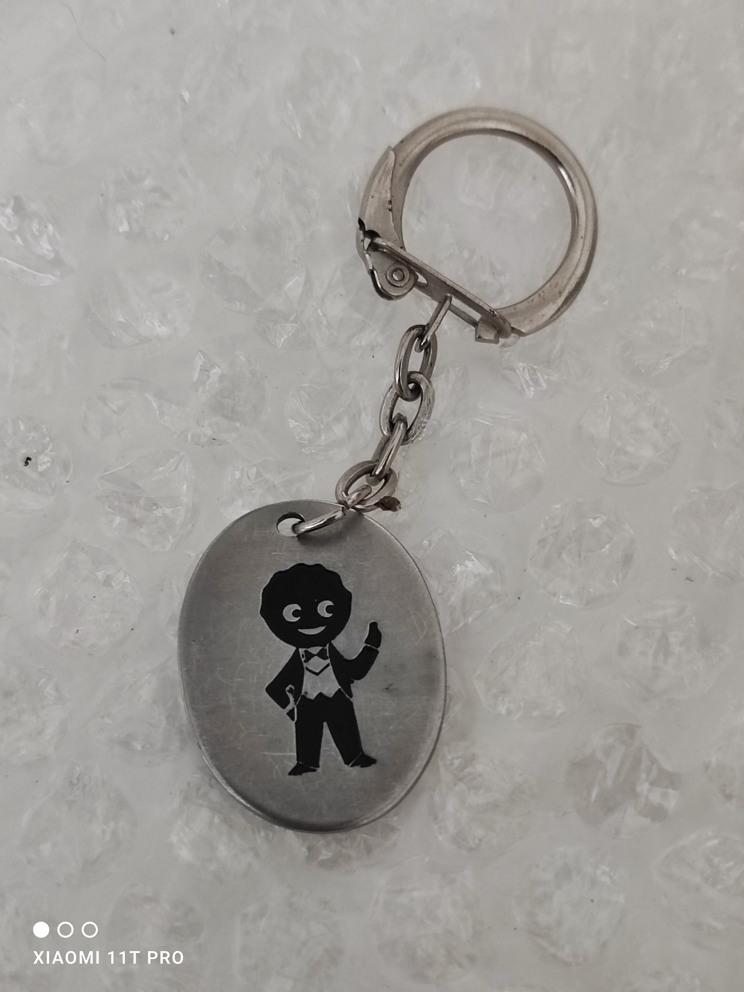Robertsons Stainless Steel Oval Keyring – GollyBadges.com