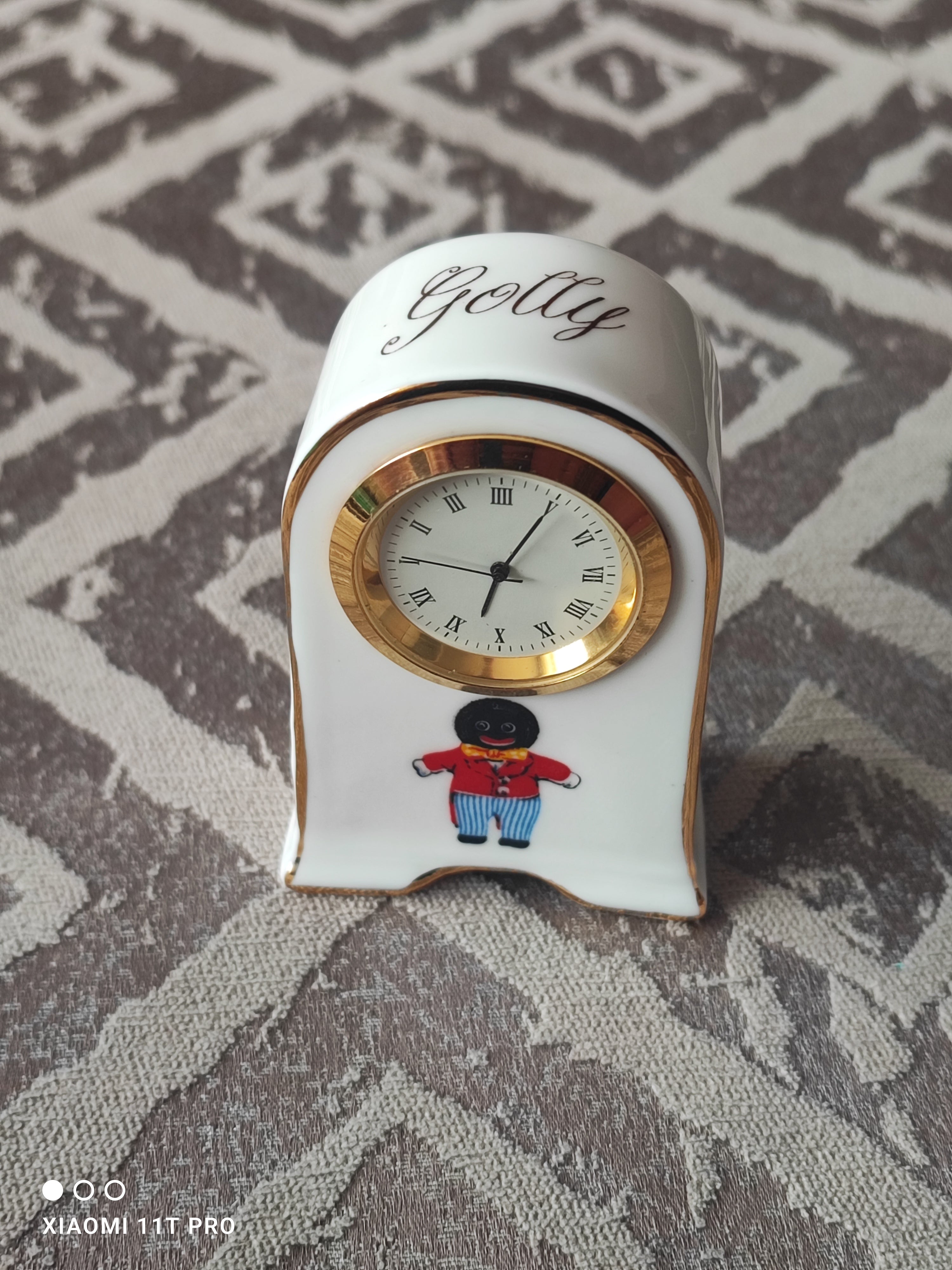 Small Golly Clock – GollyBadges.com