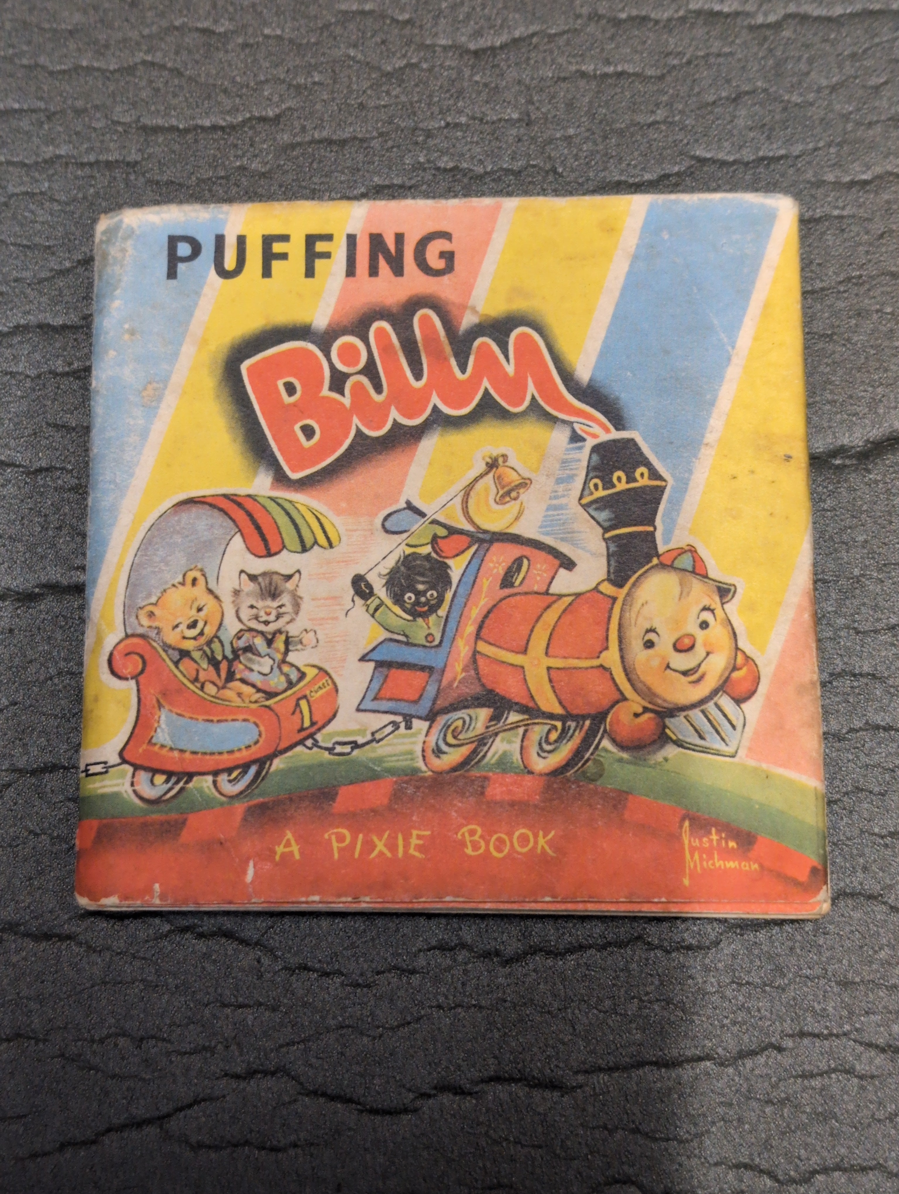 Small Puffing Billy Book Featuring Golly – GollyBadges.com