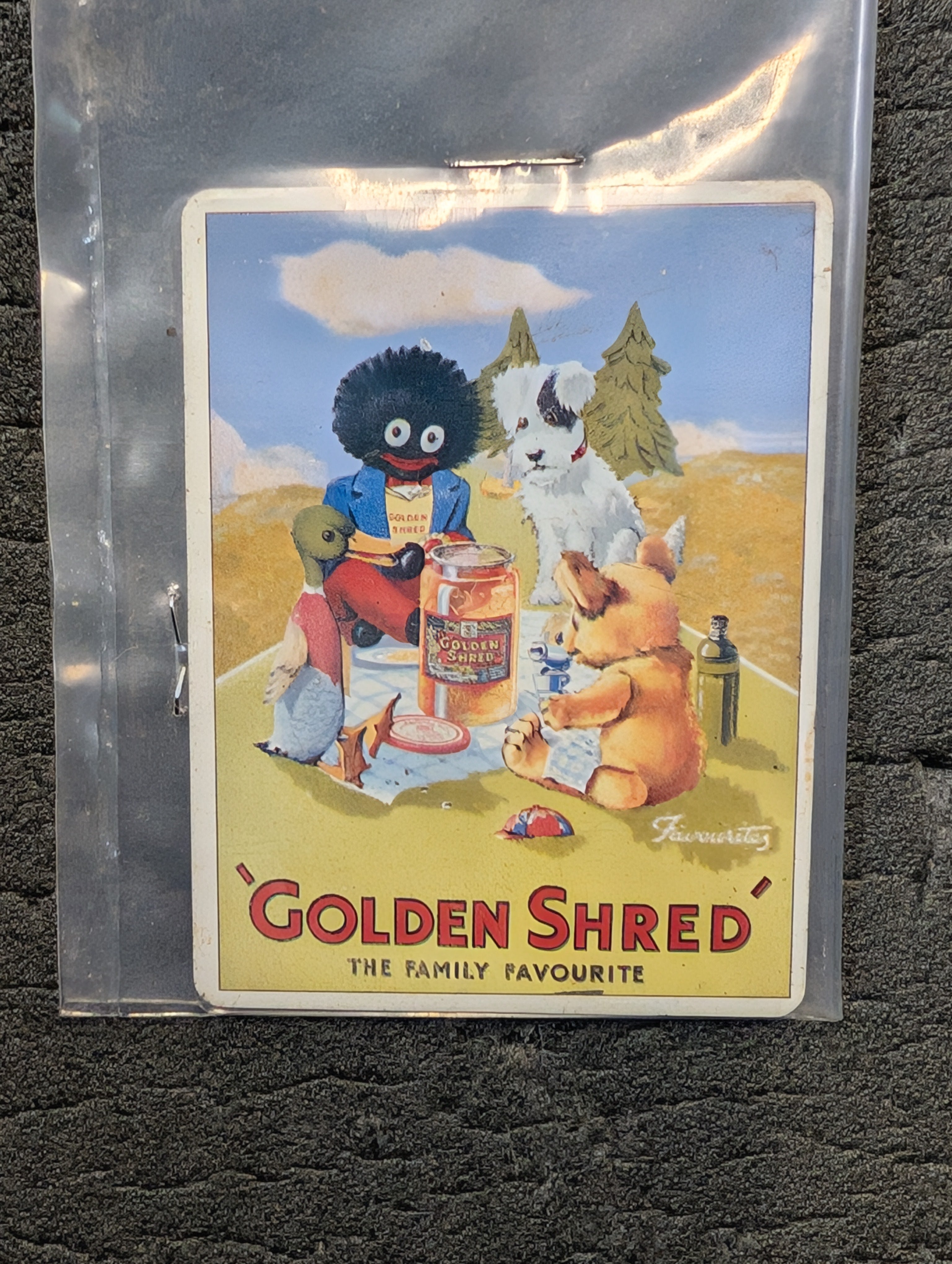 Small Tin Sign Picnic Scene – GollyBadges.com