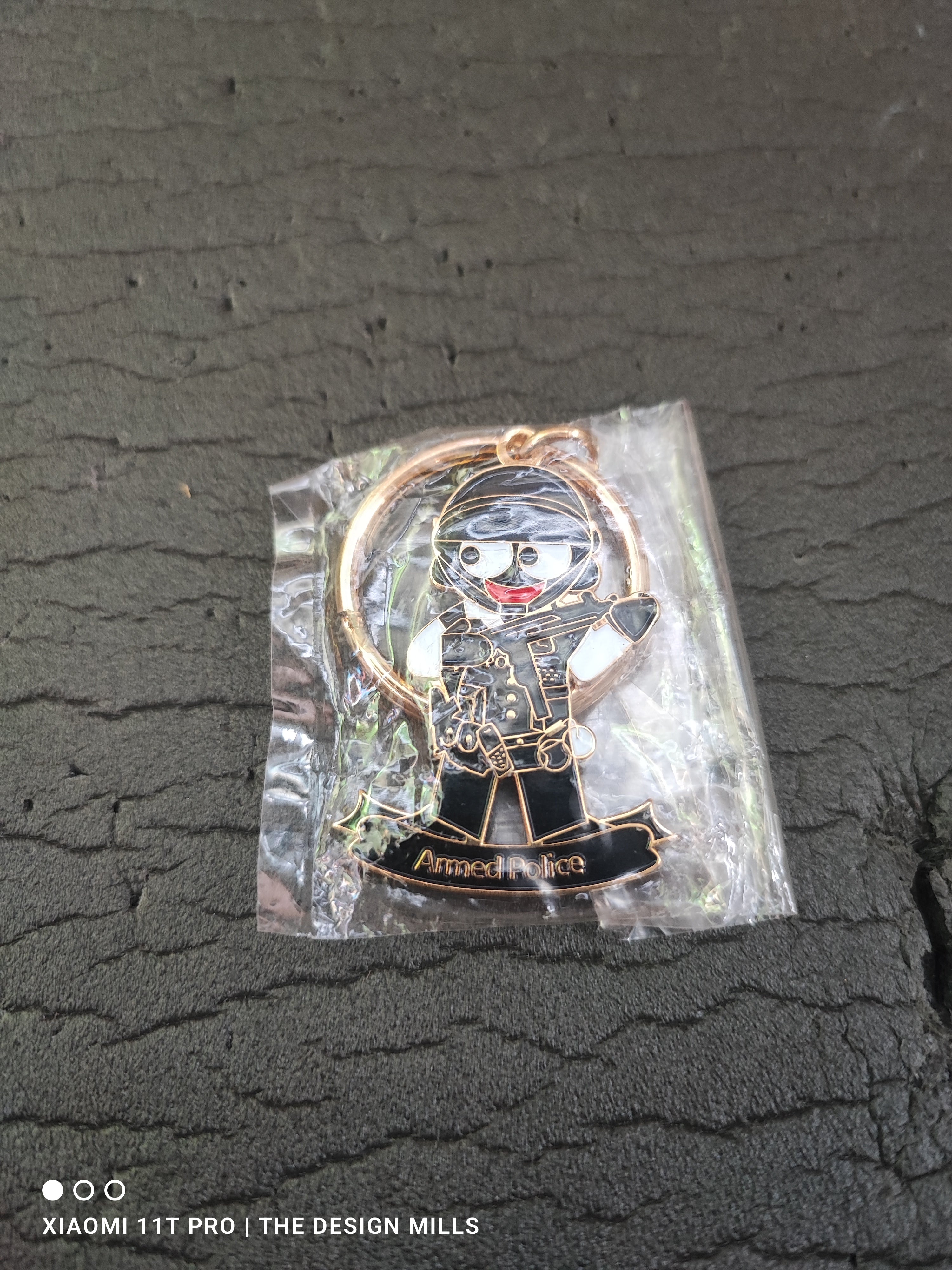 Armed Police Vadok Keyring – GollyBadges.com