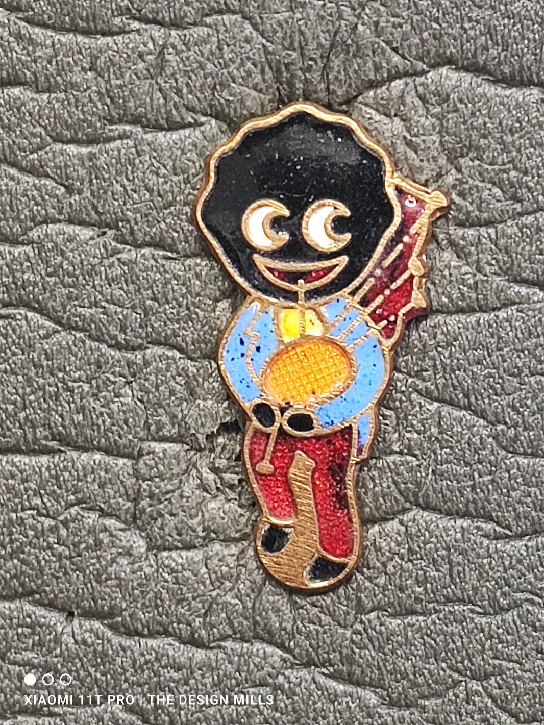 Robertson's 1970s Badges – GollyBadges.com