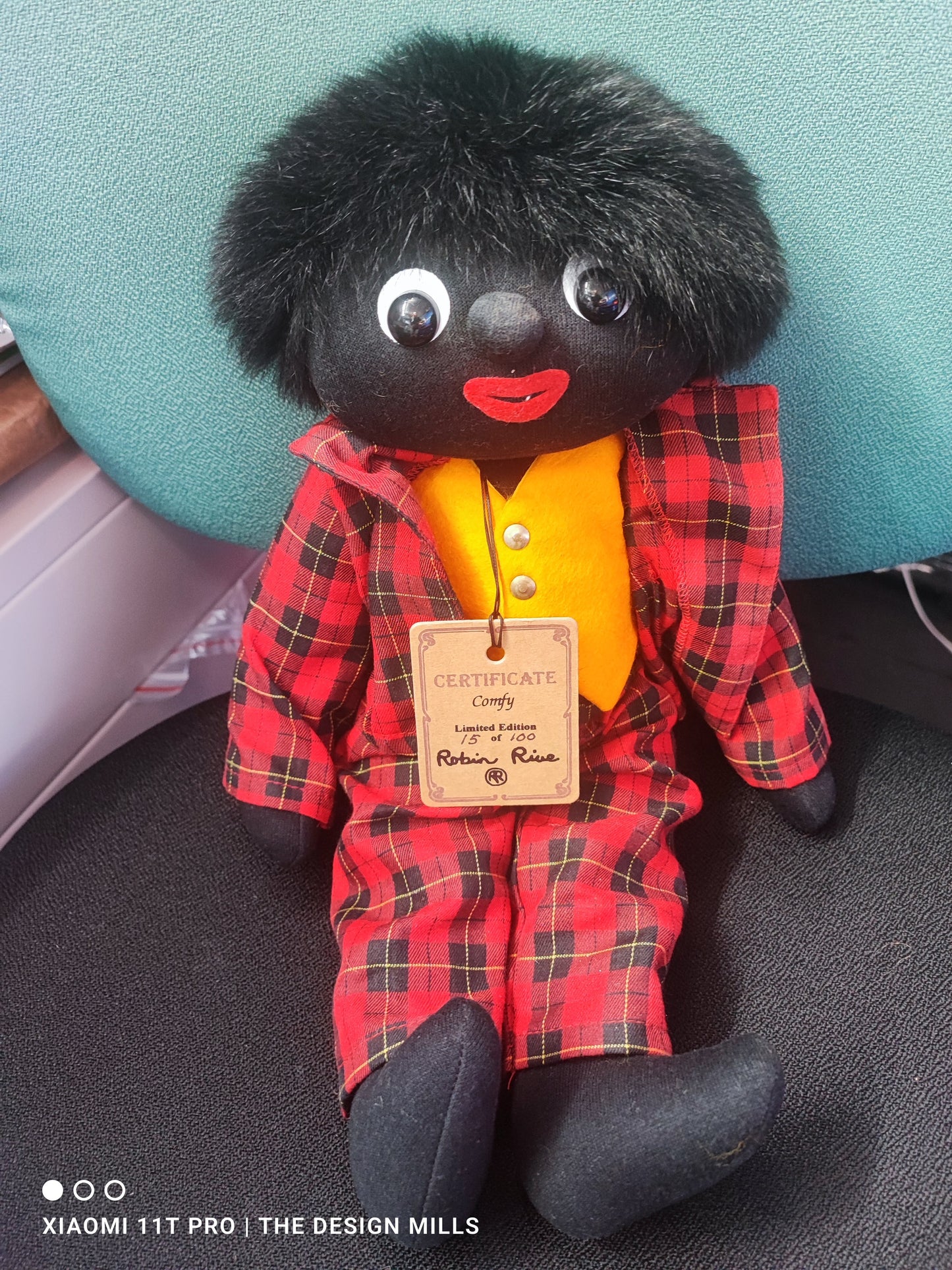 Comfy by Robin Rive – GollyBadges.com