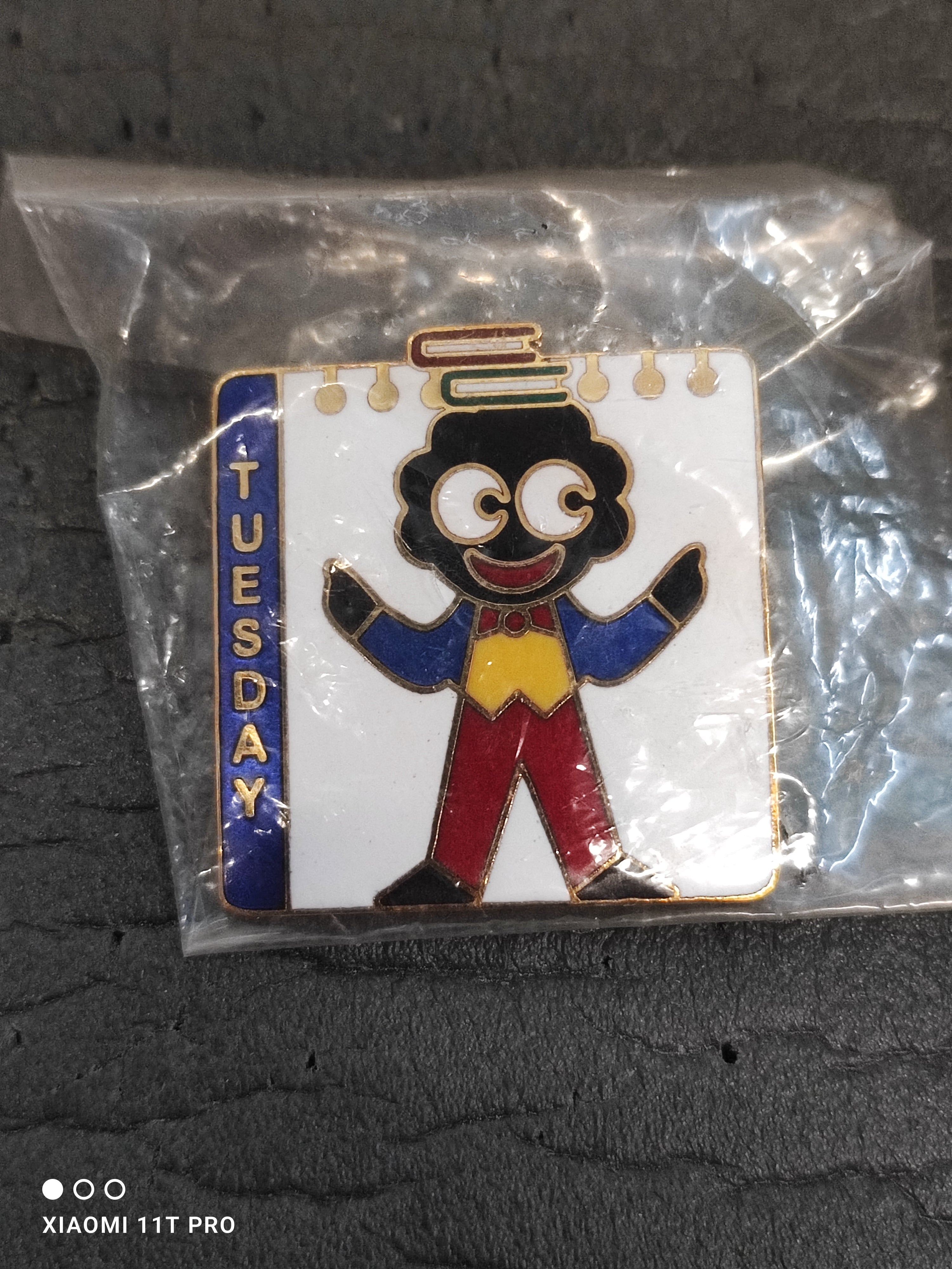 90s > Specials & Boxed Sets – GollyBadges.com