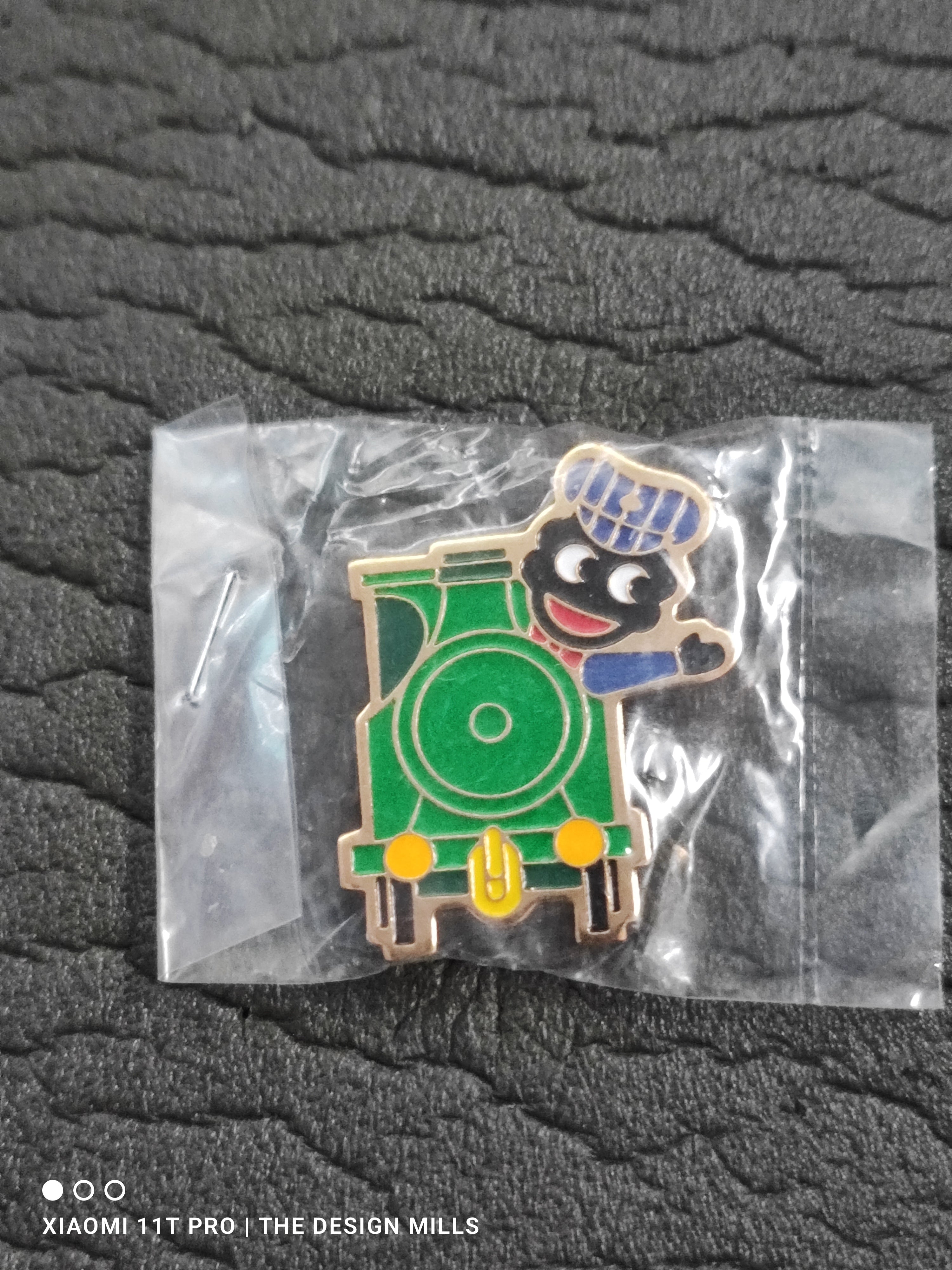 Engine Driver PM ALL YELLOW COUPLING – GollyBadges.com