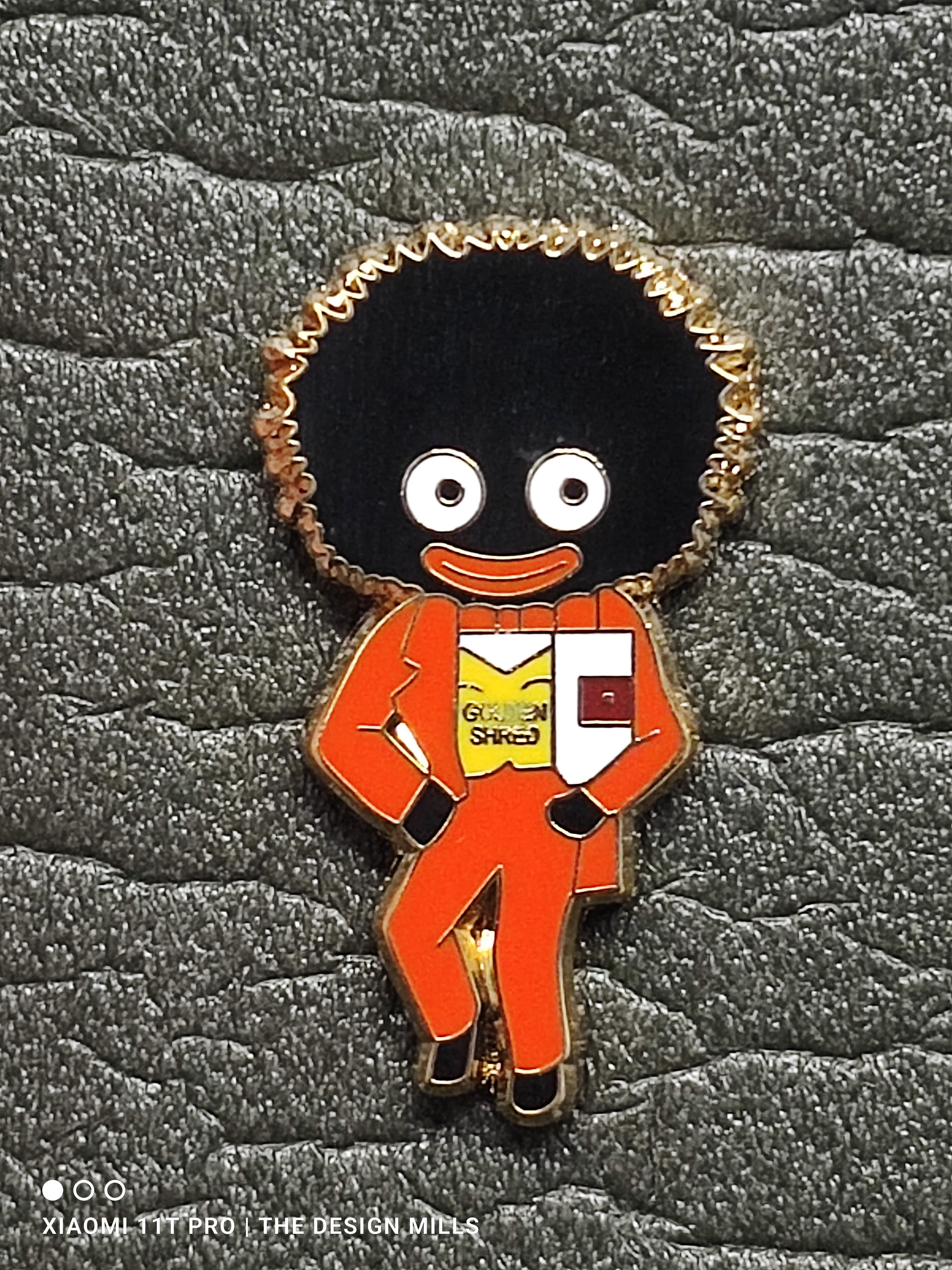 Golden Shred Red – GollyBadges.com