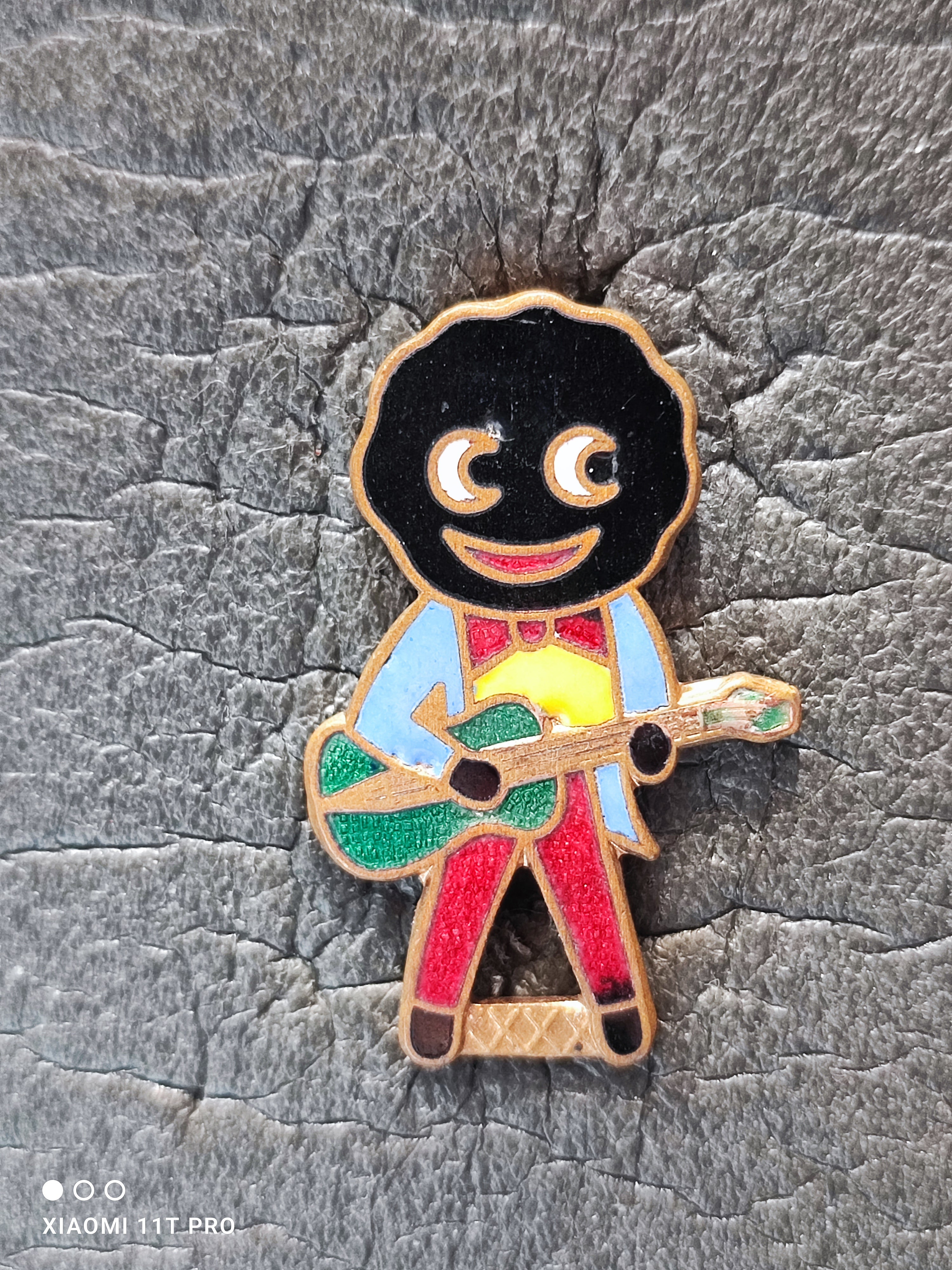 Guitarist - Bham1 GREEN HEADSTOCK – GollyBadges.com