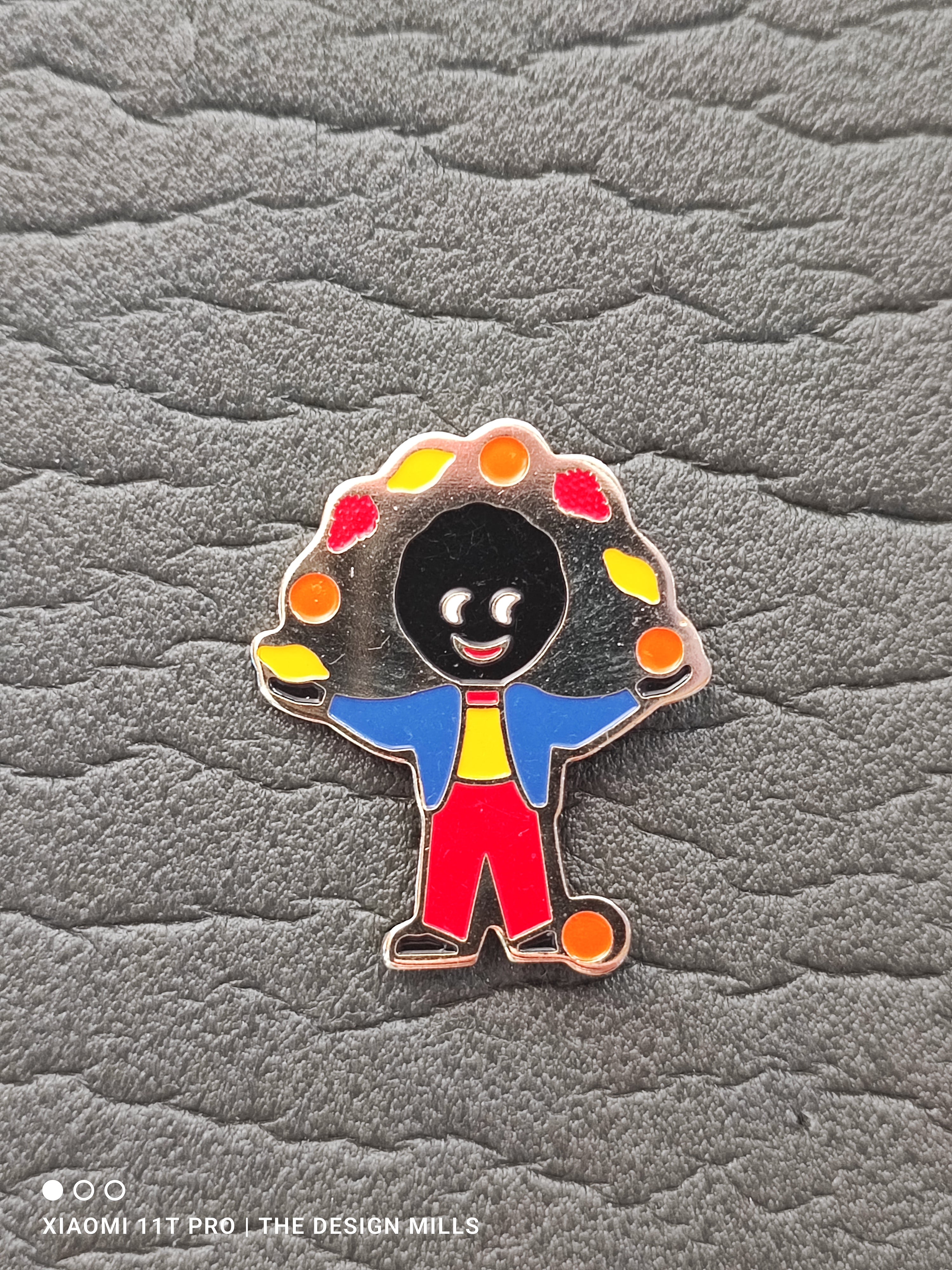 Juggler NO STAMP – GollyBadges.com