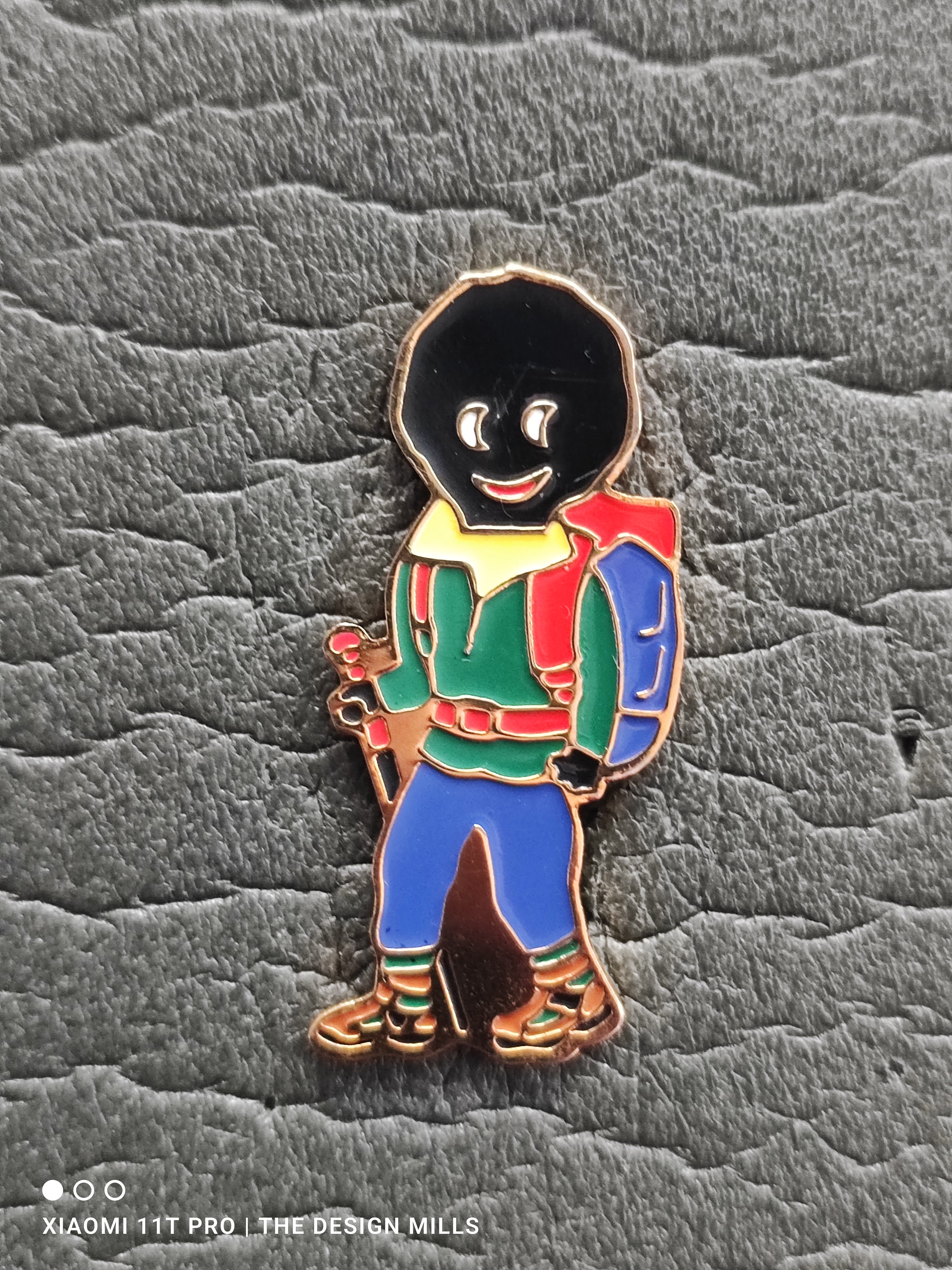 LARGE 90s WALKER PROTOTYPE NO BUBBLE COAT – GollyBadges.com