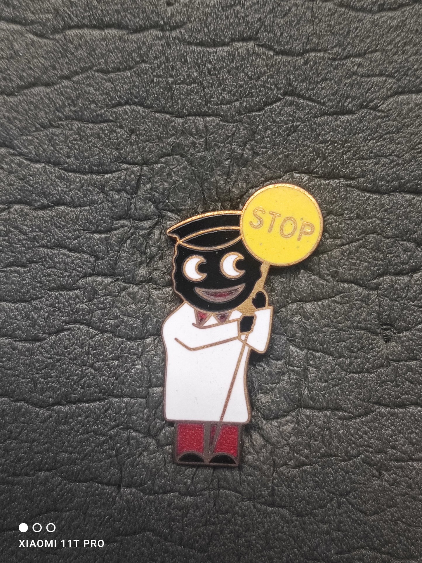 Lollipopman Yellow Sign – GollyBadges.com