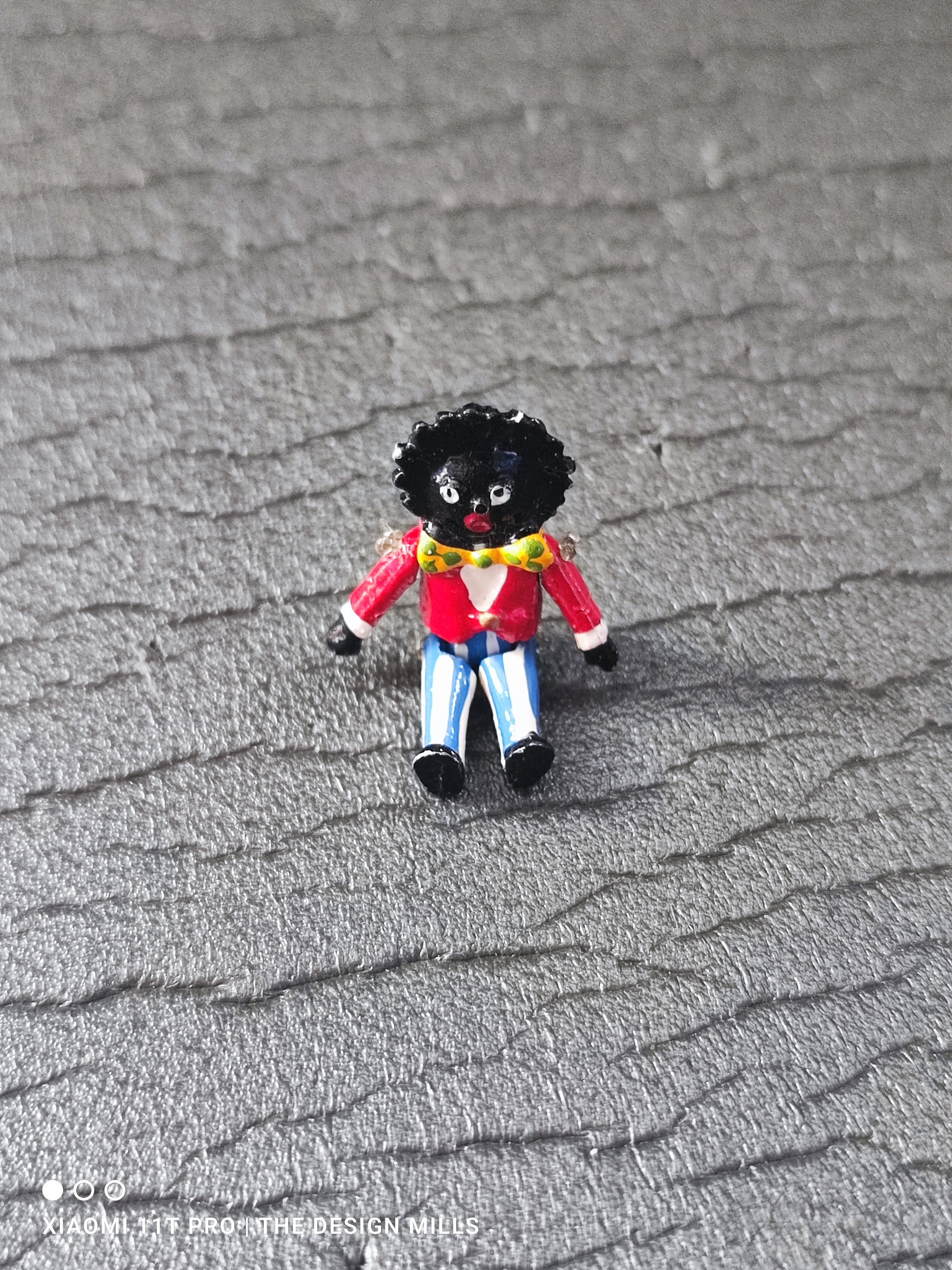 Miniature Metal Golly with Moving Arms and Legs – GollyBadges.com