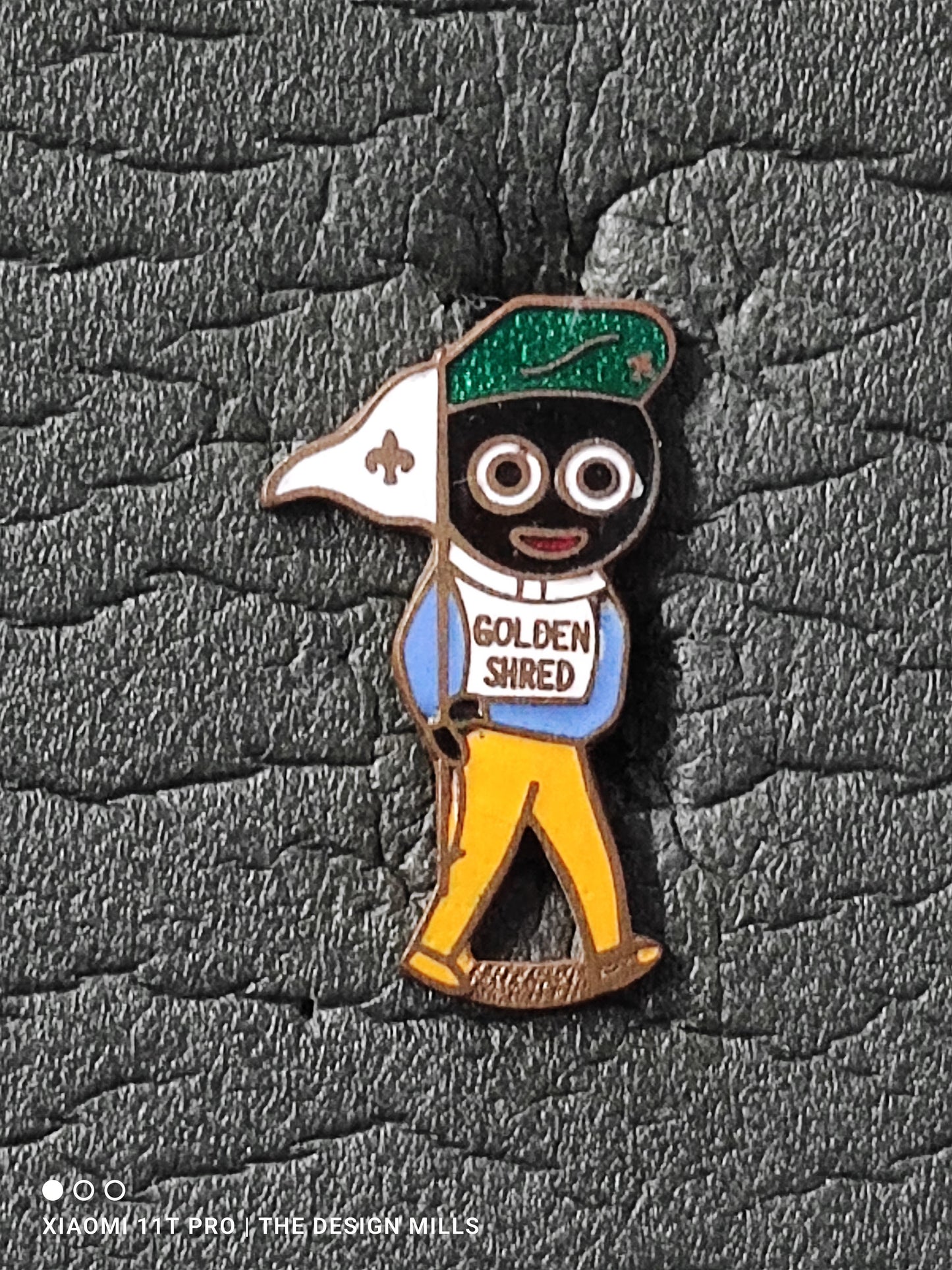 Rev Gomm Beret Scout Yellow Between Pole and Leg – GollyBadges.com