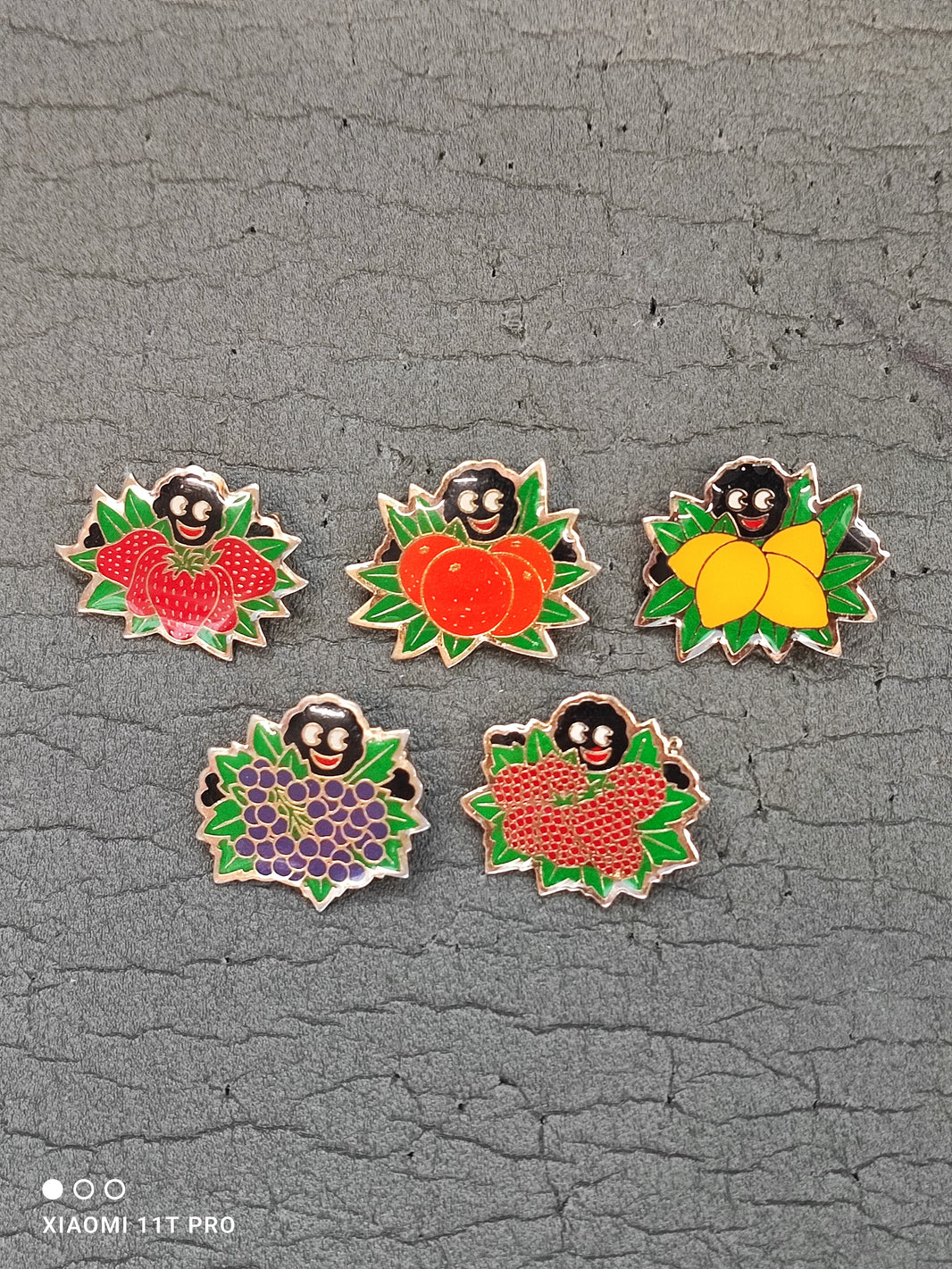 The 1980s Fruit Badges – GollyBadges.com
