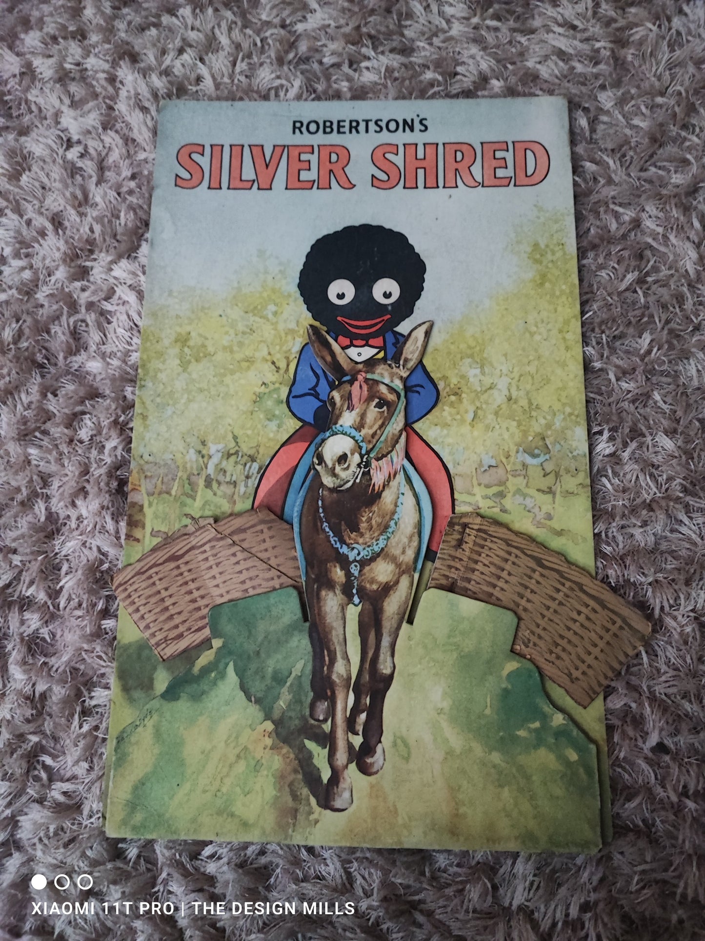 Silver Shred Donkey Showcard – GollyBadges.com